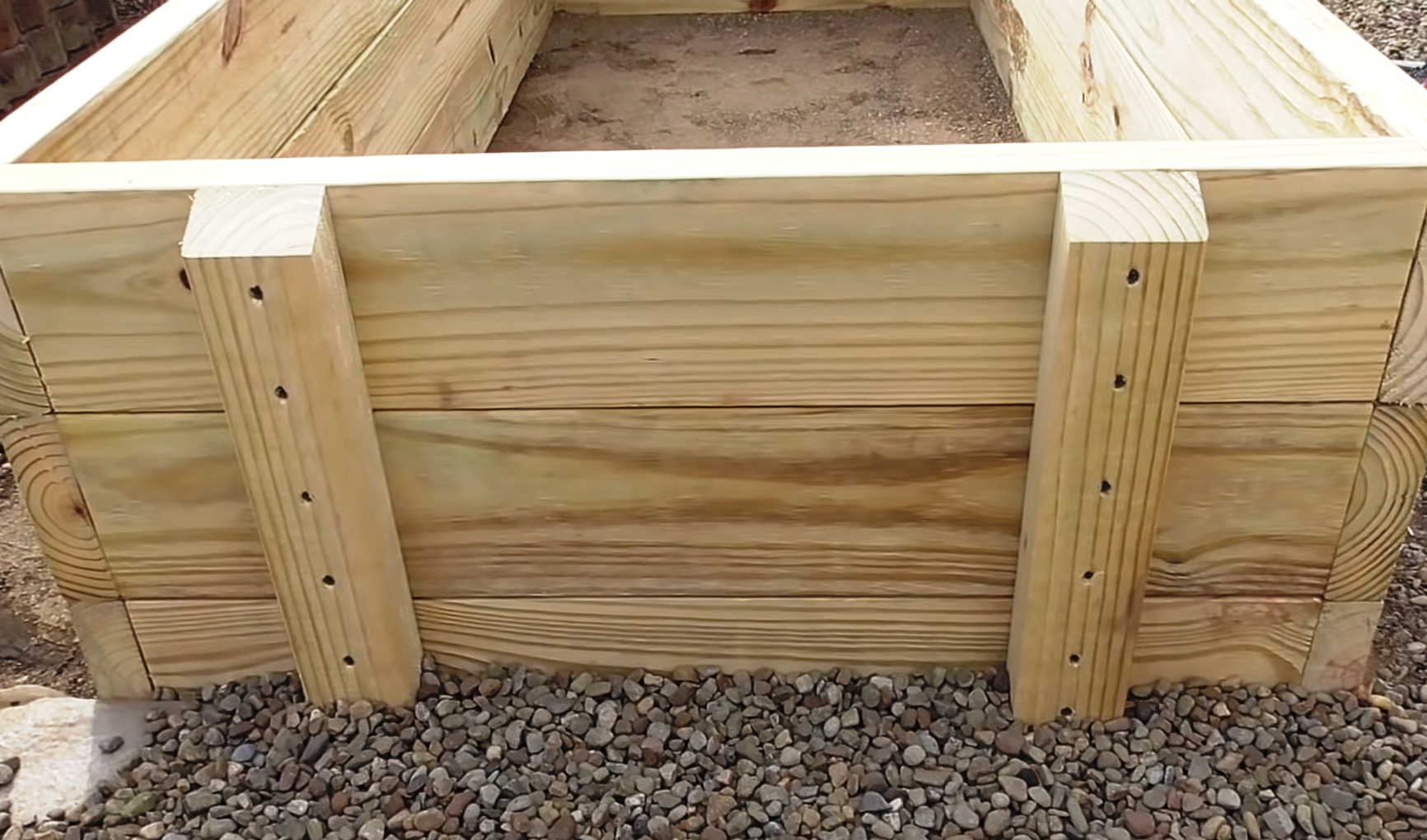 How to Build a Self-Watering "Wicking Bed" for a Drought-Proof Garden