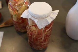 How to Make Gallons of Vinegar for Pennies