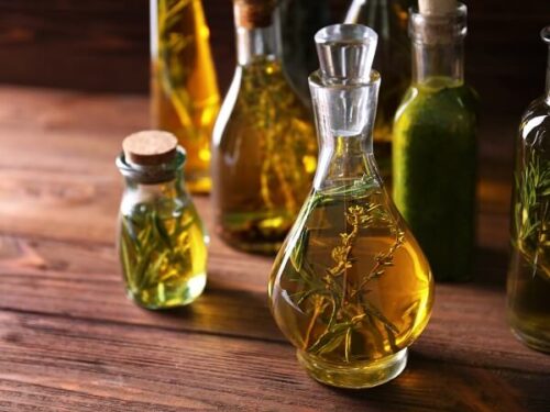 How to Make Infused Oils From Common Weeds